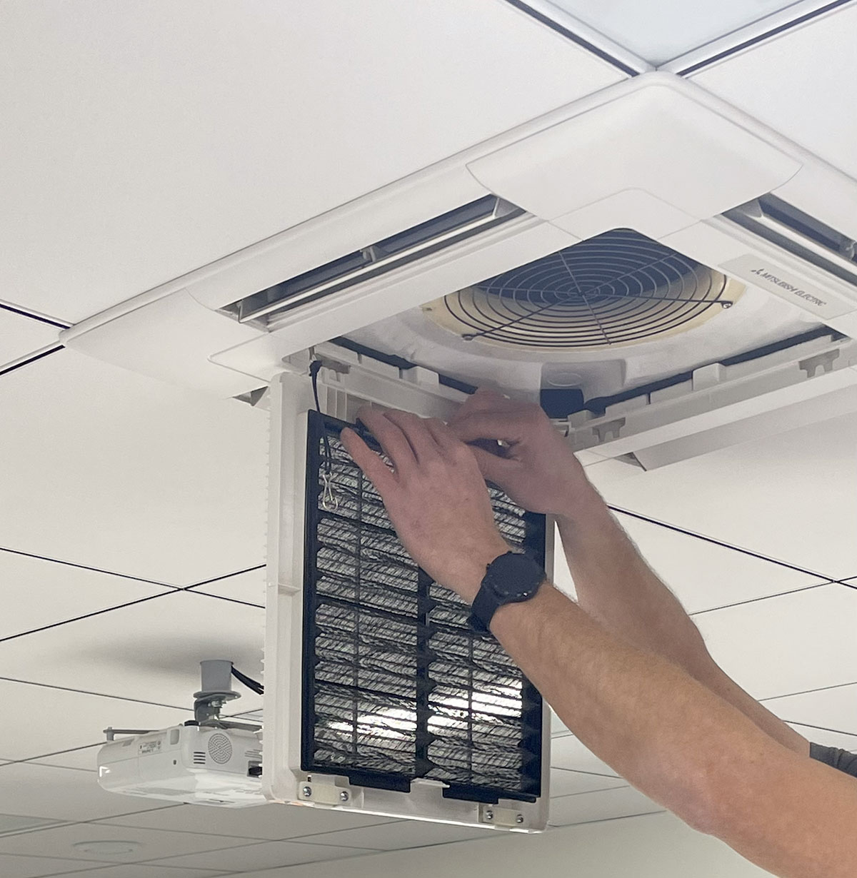 TCPE : Expert en Génie Climatique, Électrique et Maintenance